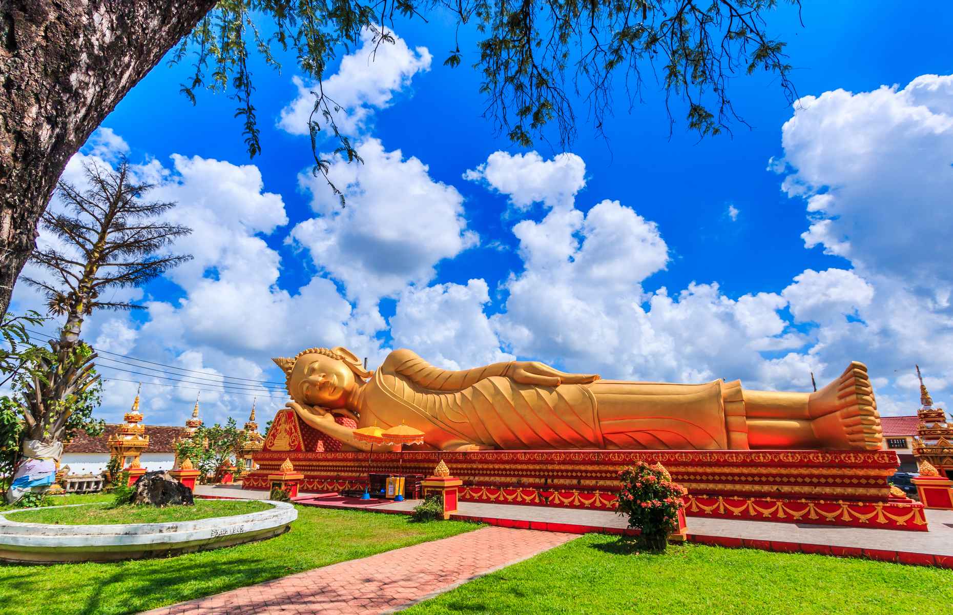 LA-vientiane_Bouddha-couche_temple_Vientiane_shut_225055456 Asie Infiny