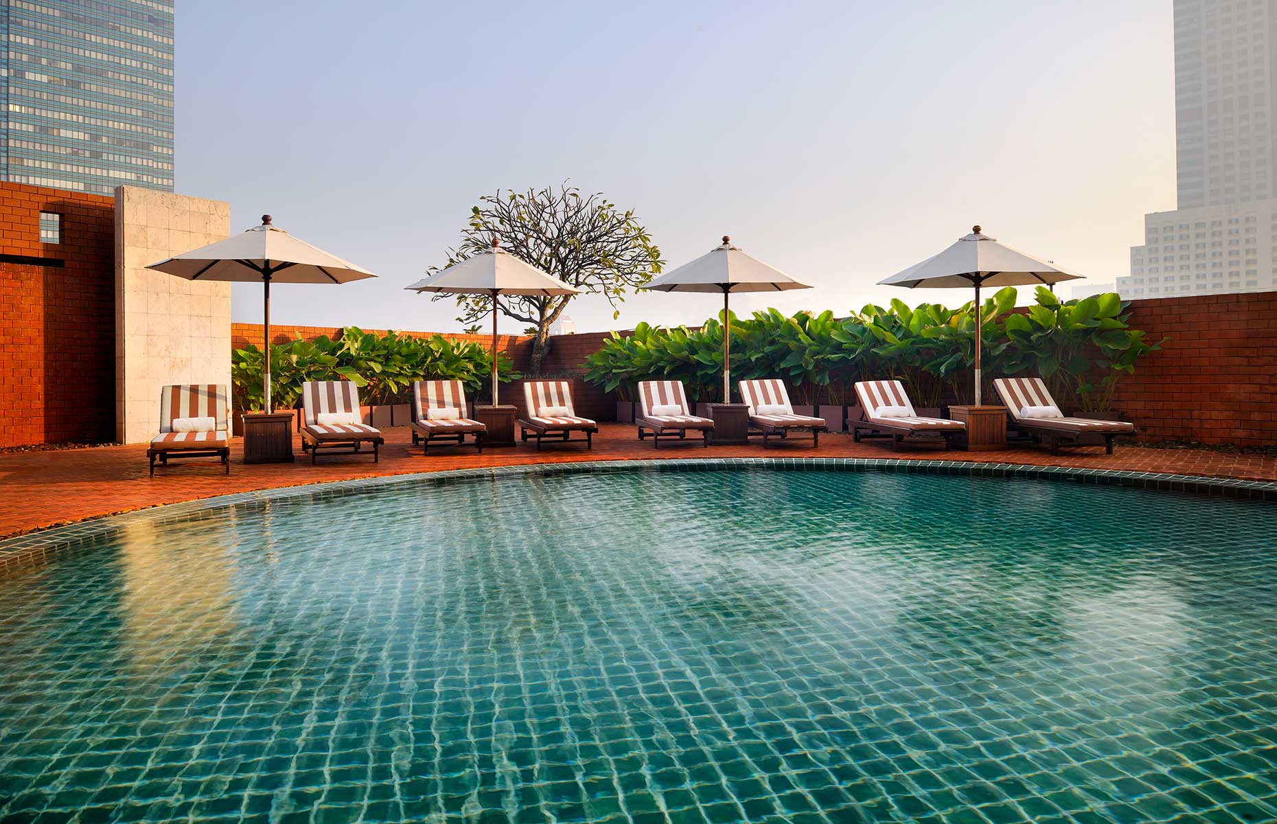 Swimming-Pool-1_Tower-Club-at-lebua Asie Infiny